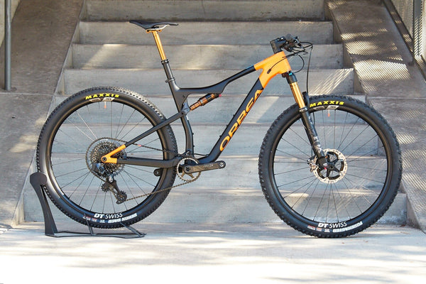 Beautiful Bicycle: A Custom Orbea Oiz M Pro TR | Contender Bicycles